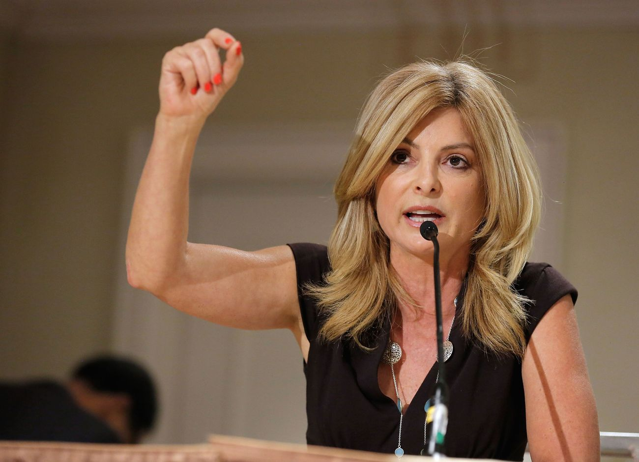 Episode 17 with Lisa Bloom | Jason Hennessey